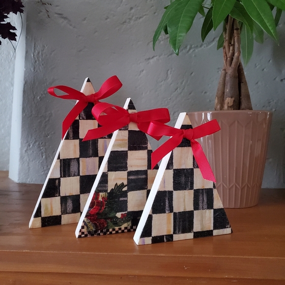 Holiday | Black And White Checkered Christmas Trees With Red Bow | Poshmark